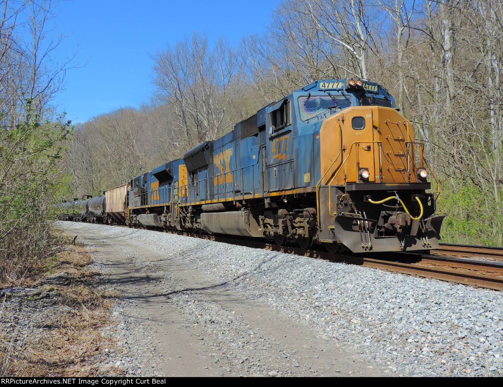 CSX 4777 and 4833